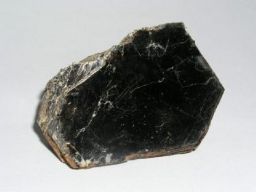 Biotit – Ásvány műhely – Egyedi Ásvány Ékszerek