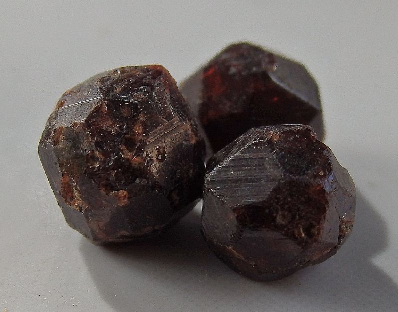 Gránát – Ásvány műhely – Egyedi Ásvány Ékszerek